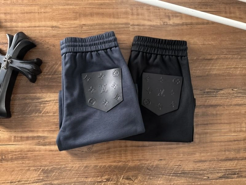 Accurate model Louis Vuitton Short Pants