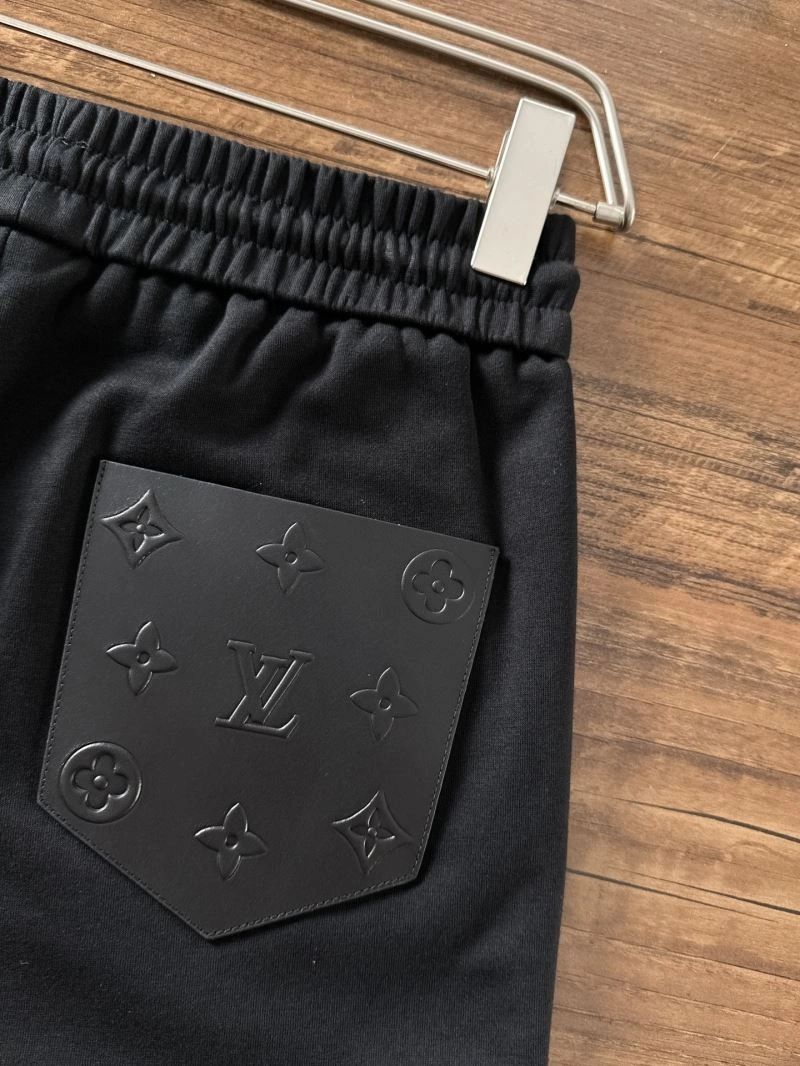Accurate model Louis Vuitton Short Pants