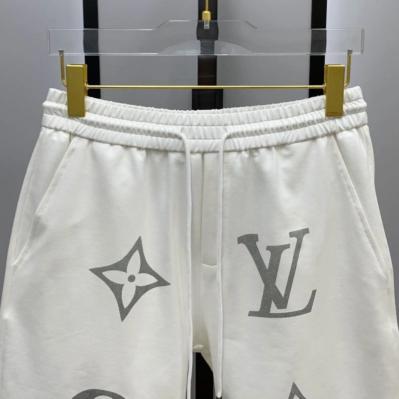 Value-priced Louis Vuitton Short Pants