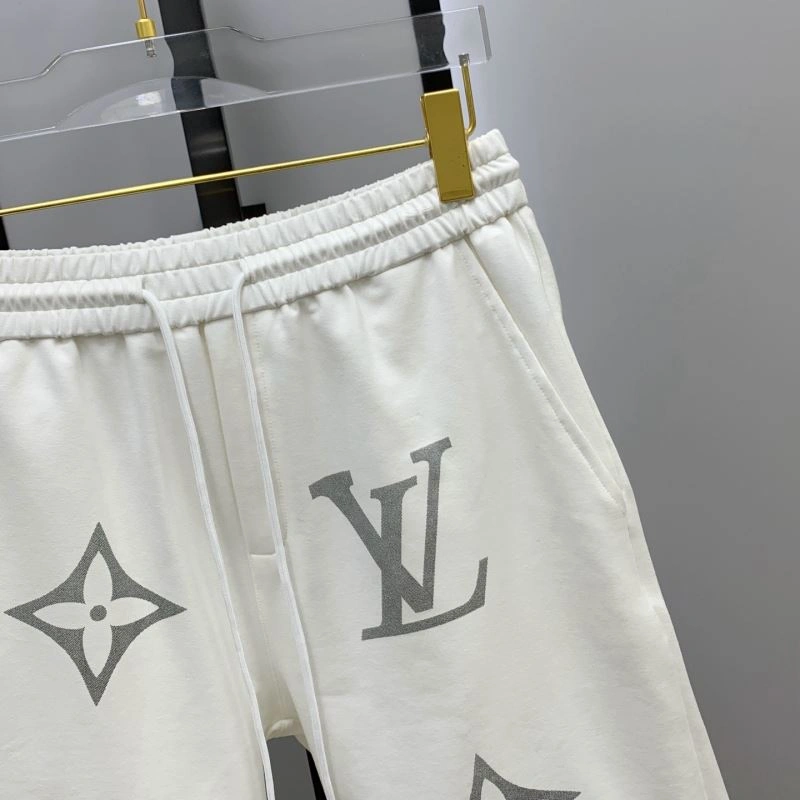 Value-priced Louis Vuitton Short Pants