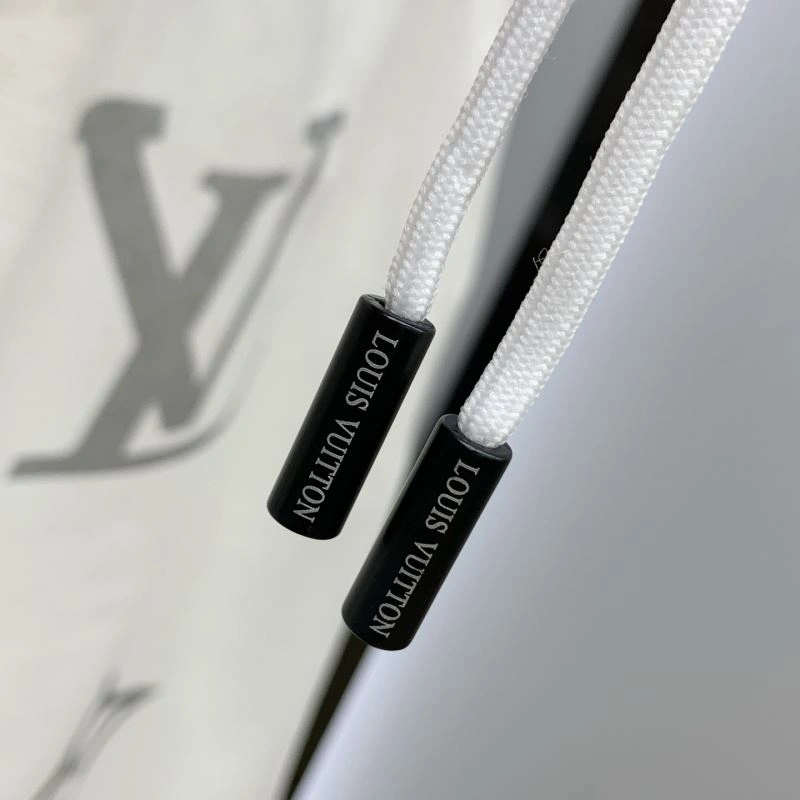 Value-priced Louis Vuitton Short Pants