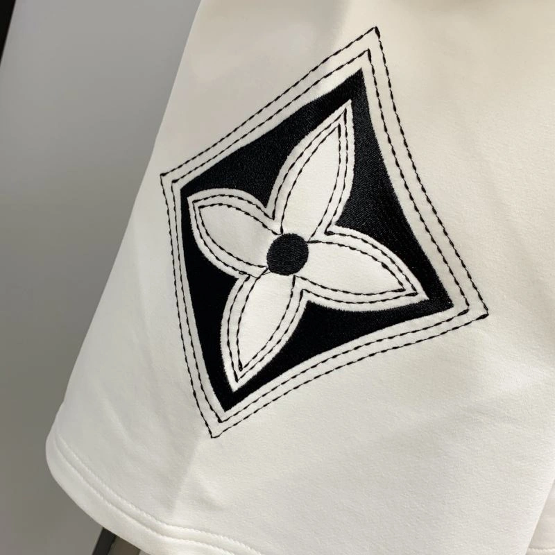 Value-priced Louis Vuitton Short Pants