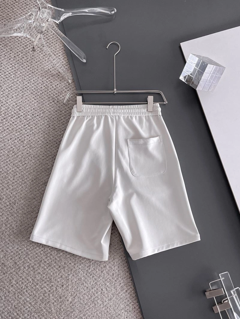 Accurate model Louis Vuitton Short Pants