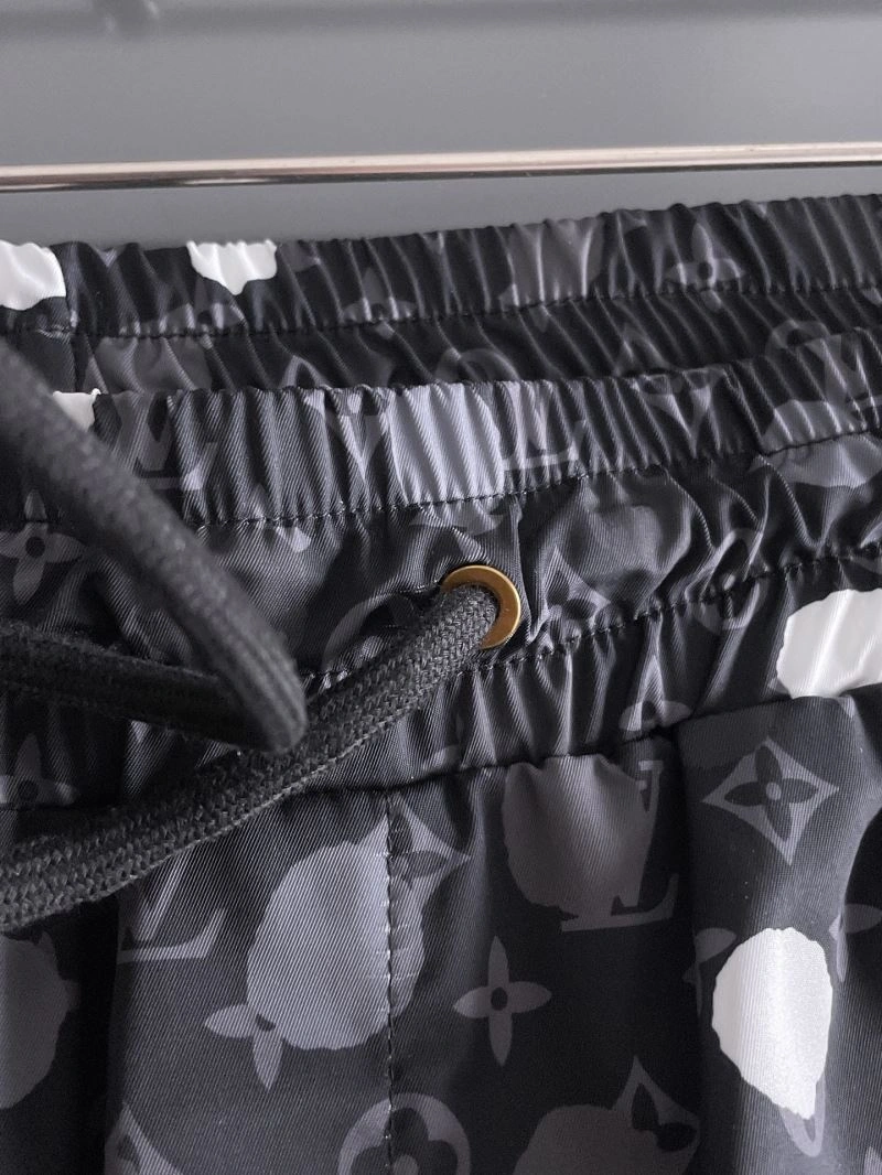 Top mirror Louis Vuitton Short Pants