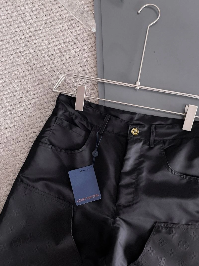 Brand-authenticated Louis Vuitton Short Pants