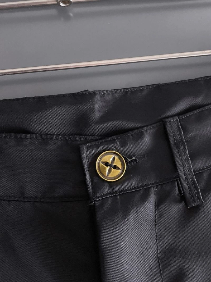 Brand-authenticated Louis Vuitton Short Pants