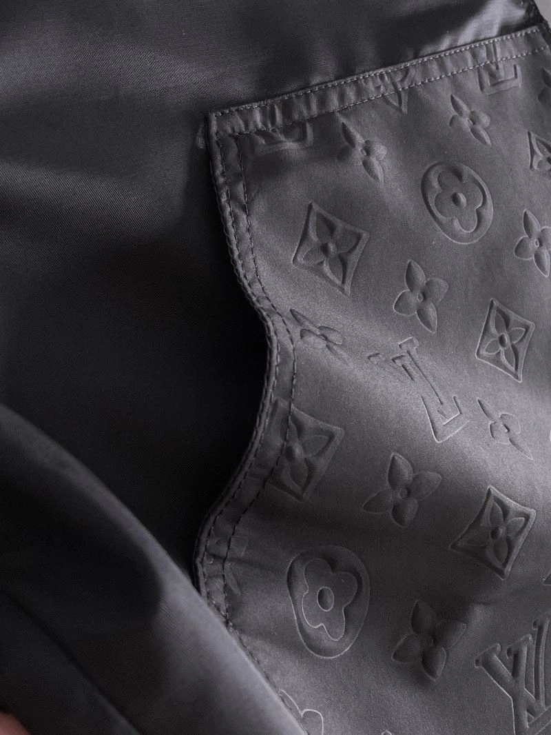 Brand-authenticated Louis Vuitton Short Pants