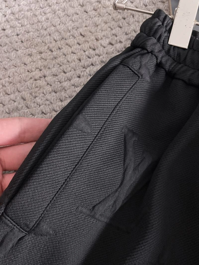 Official Louis Vuitton Short Pants
