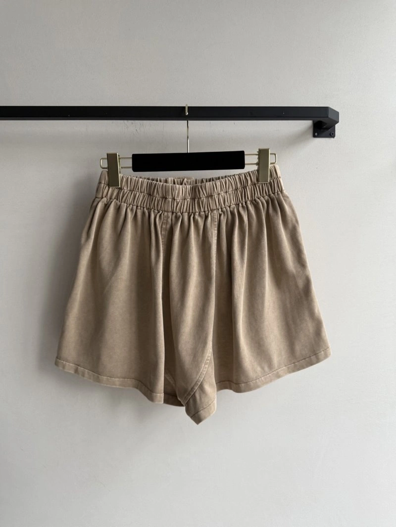 Value-priced Louis Vuitton Short Pants