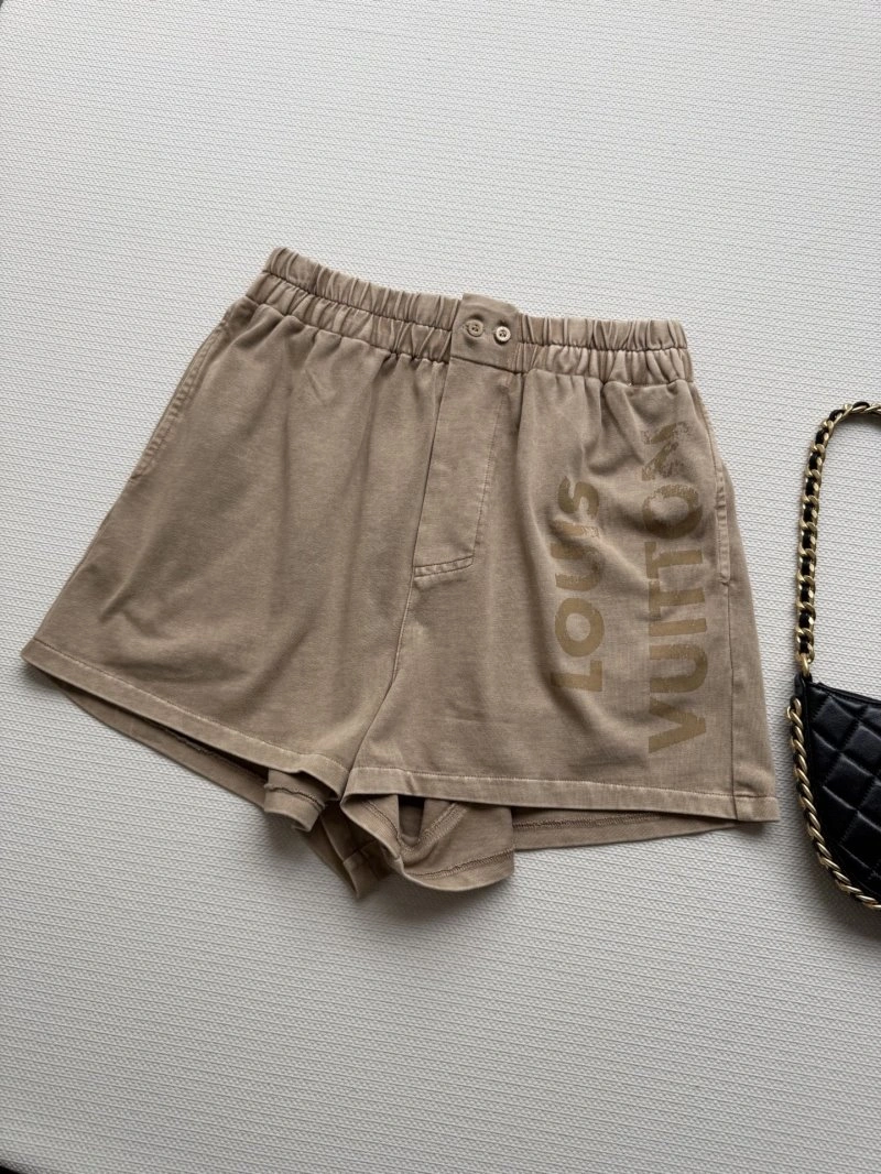 Value-priced Louis Vuitton Short Pants