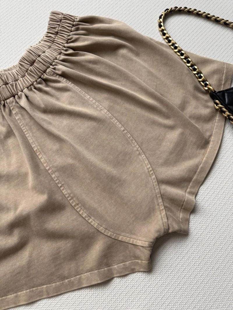 Value-priced Louis Vuitton Short Pants