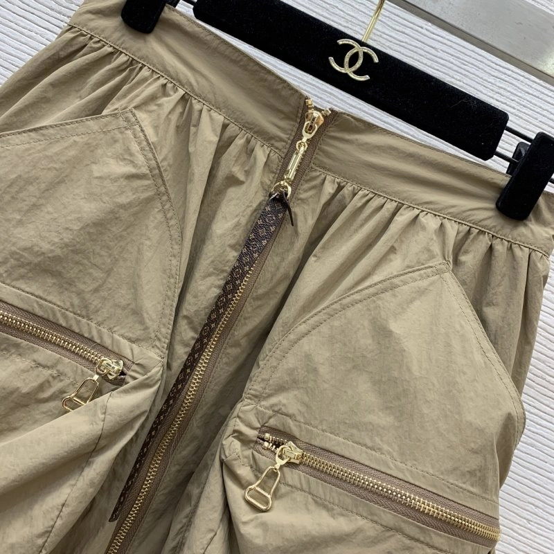 Value-priced Louis Vuitton Short Pants
