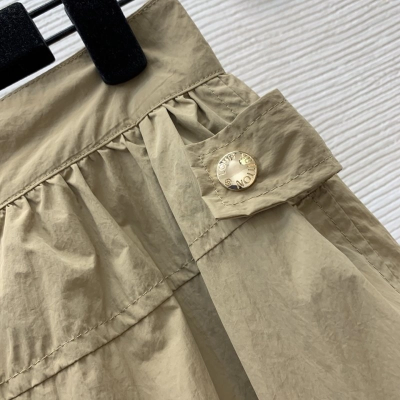 Value-priced Louis Vuitton Short Pants