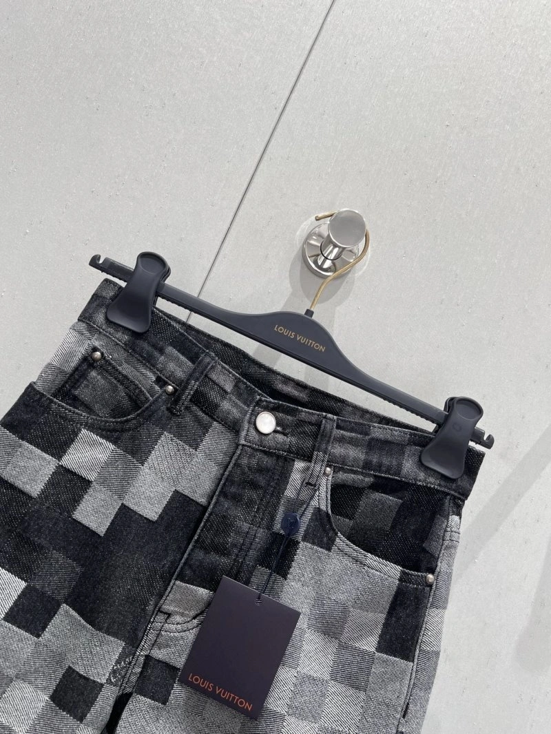 Budget-friendly Louis Vuitton Short Pants