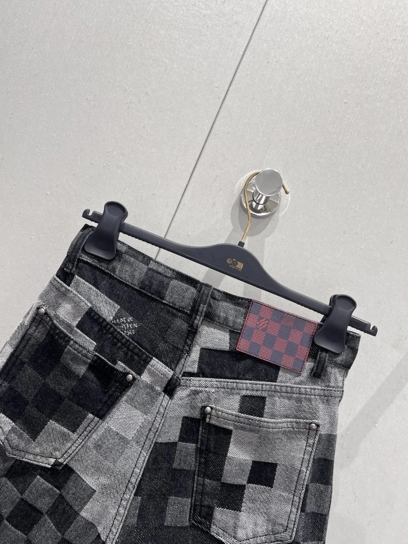 Budget-friendly Louis Vuitton Short Pants