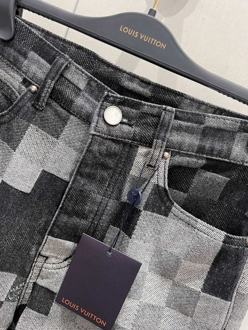 Budget-friendly Louis Vuitton Short Pants