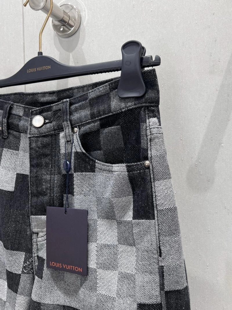 Budget-friendly Louis Vuitton Short Pants