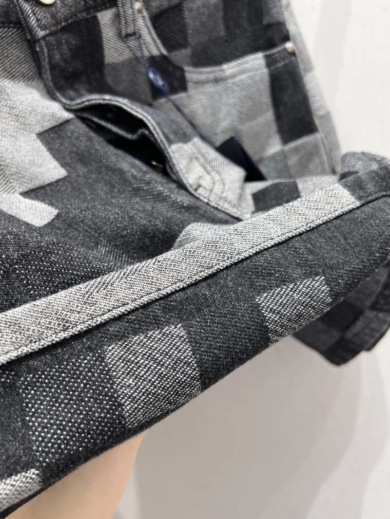 Budget-friendly Louis Vuitton Short Pants