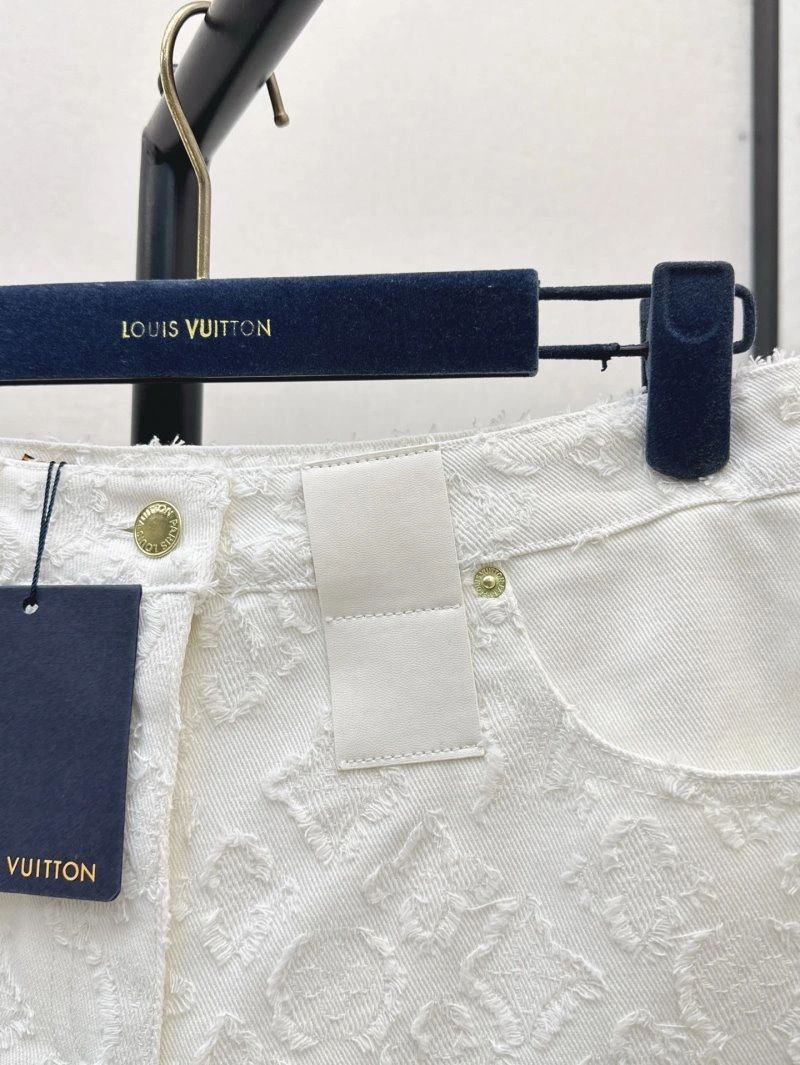 Budget-friendly Louis Vuitton Short Pants