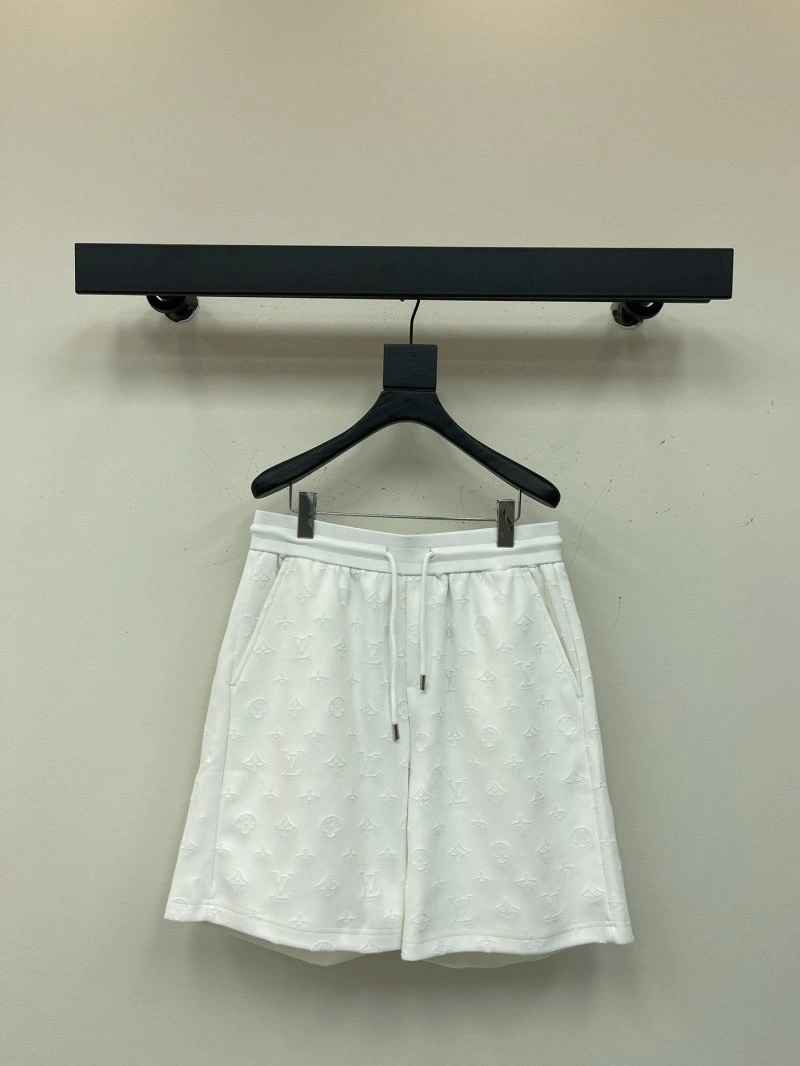 Value-priced Louis Vuitton Short Pants