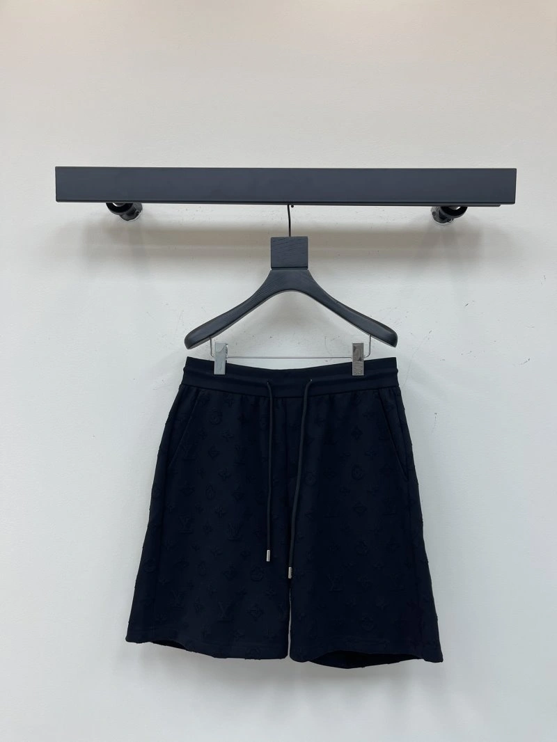 Value-priced Louis Vuitton Short Pants