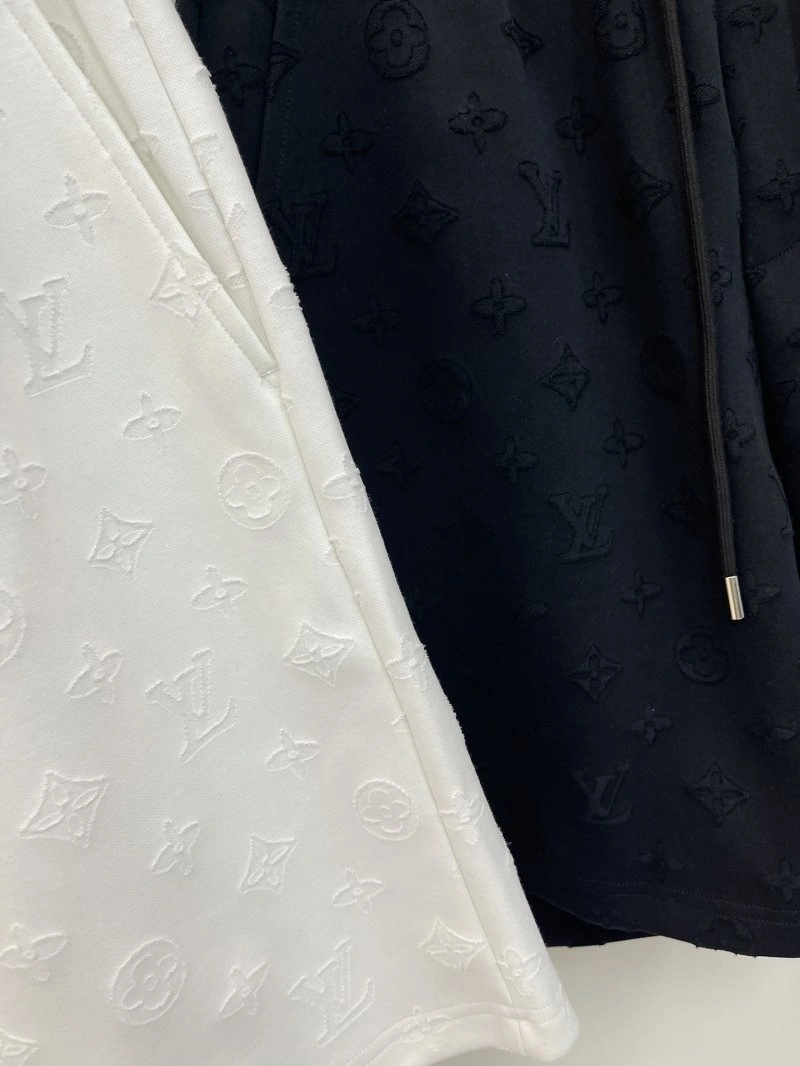 Value-priced Louis Vuitton Short Pants