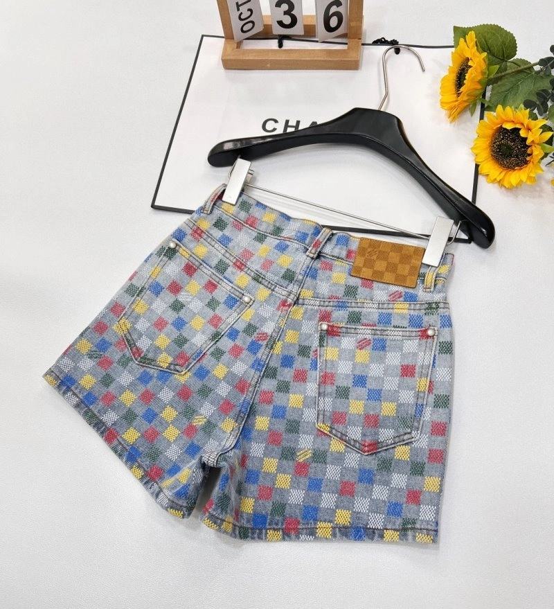 Accurate model Louis Vuitton Short Pants