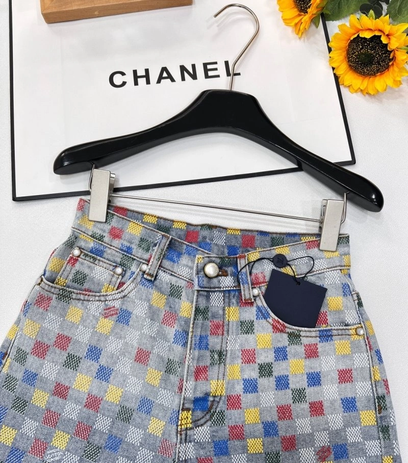 Accurate model Louis Vuitton Short Pants