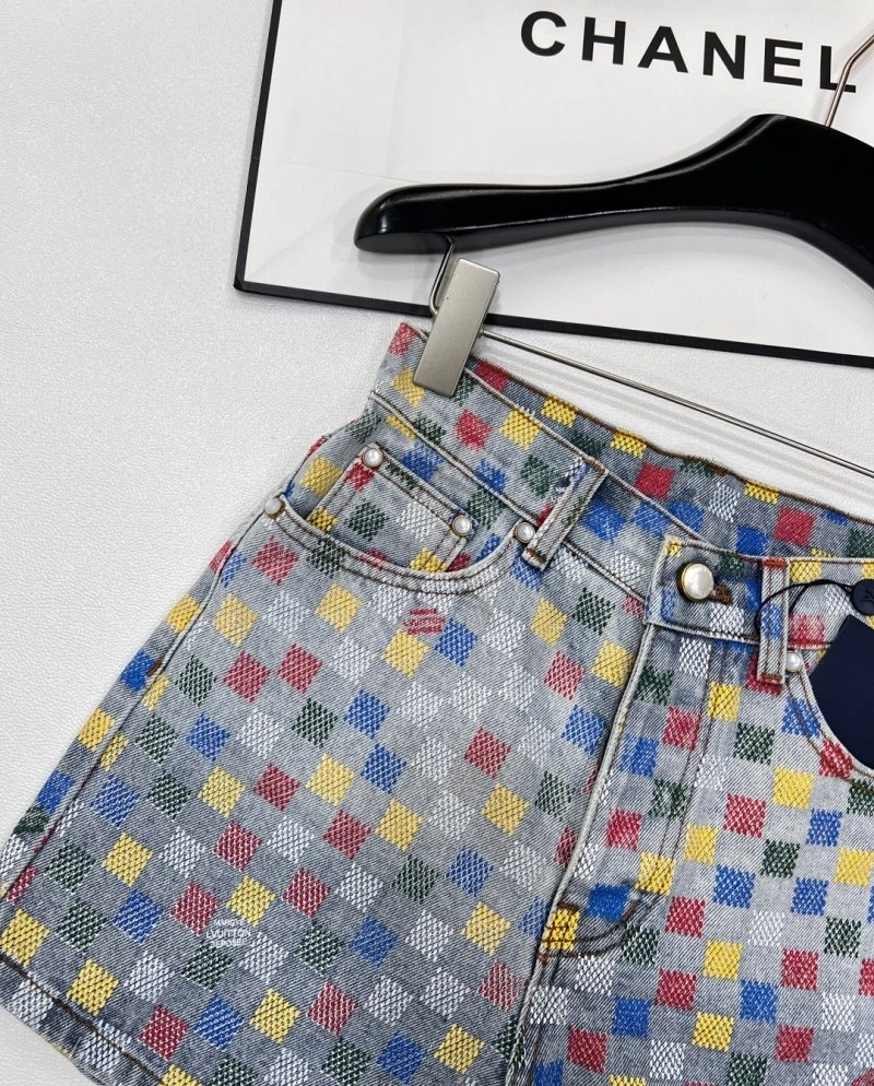 Accurate model Louis Vuitton Short Pants