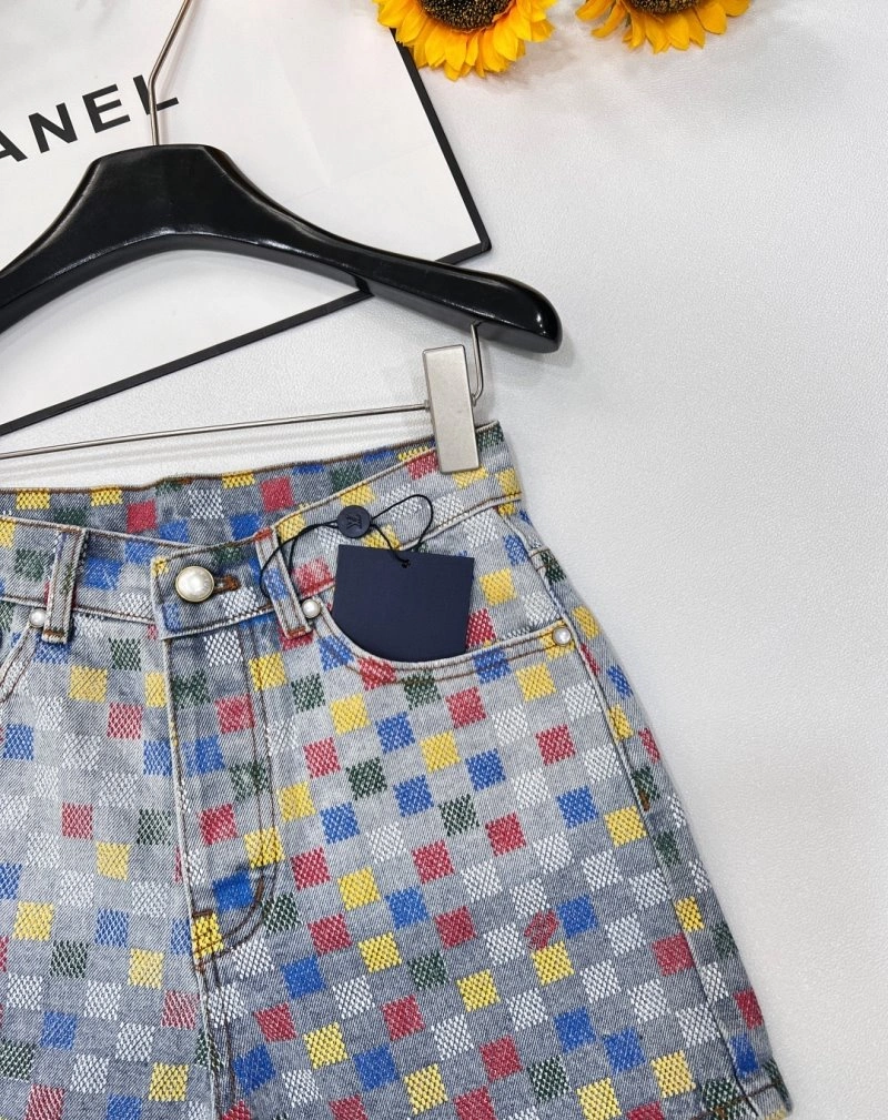 Accurate model Louis Vuitton Short Pants