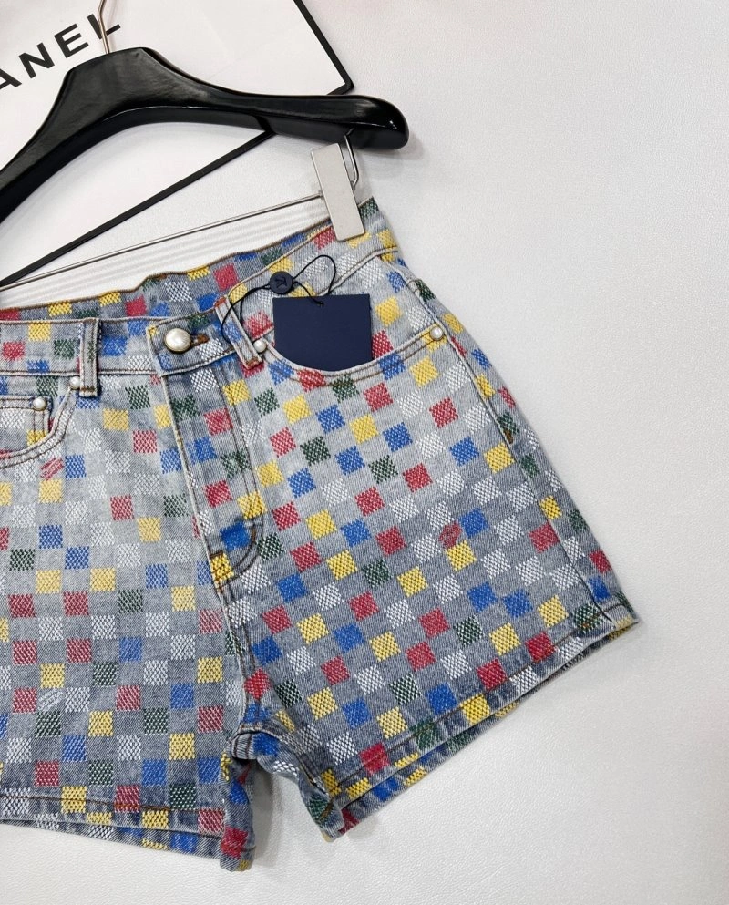 Accurate model Louis Vuitton Short Pants