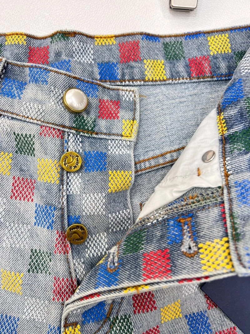 Accurate model Louis Vuitton Short Pants