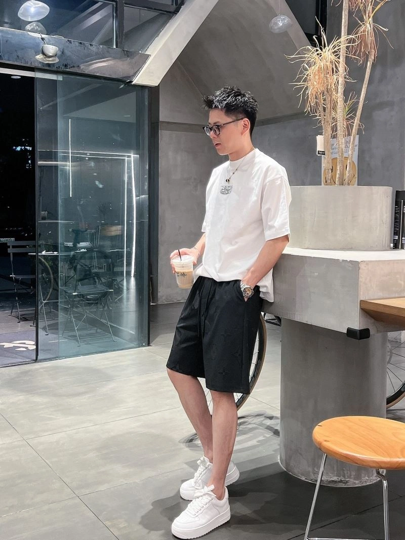 Bargain Louis Vuitton Short Pants