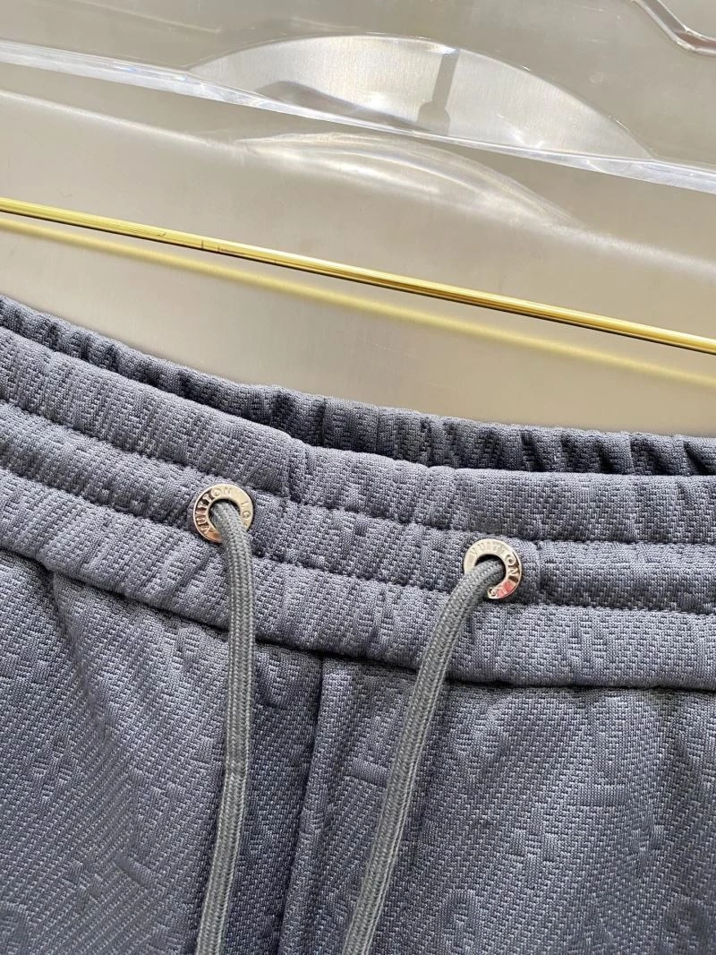 Accurate model Louis Vuitton Short Pants