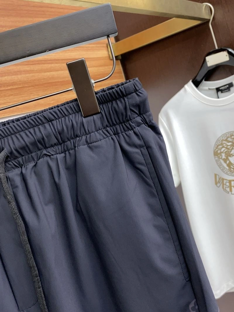Value-priced Louis Vuitton Short Pants