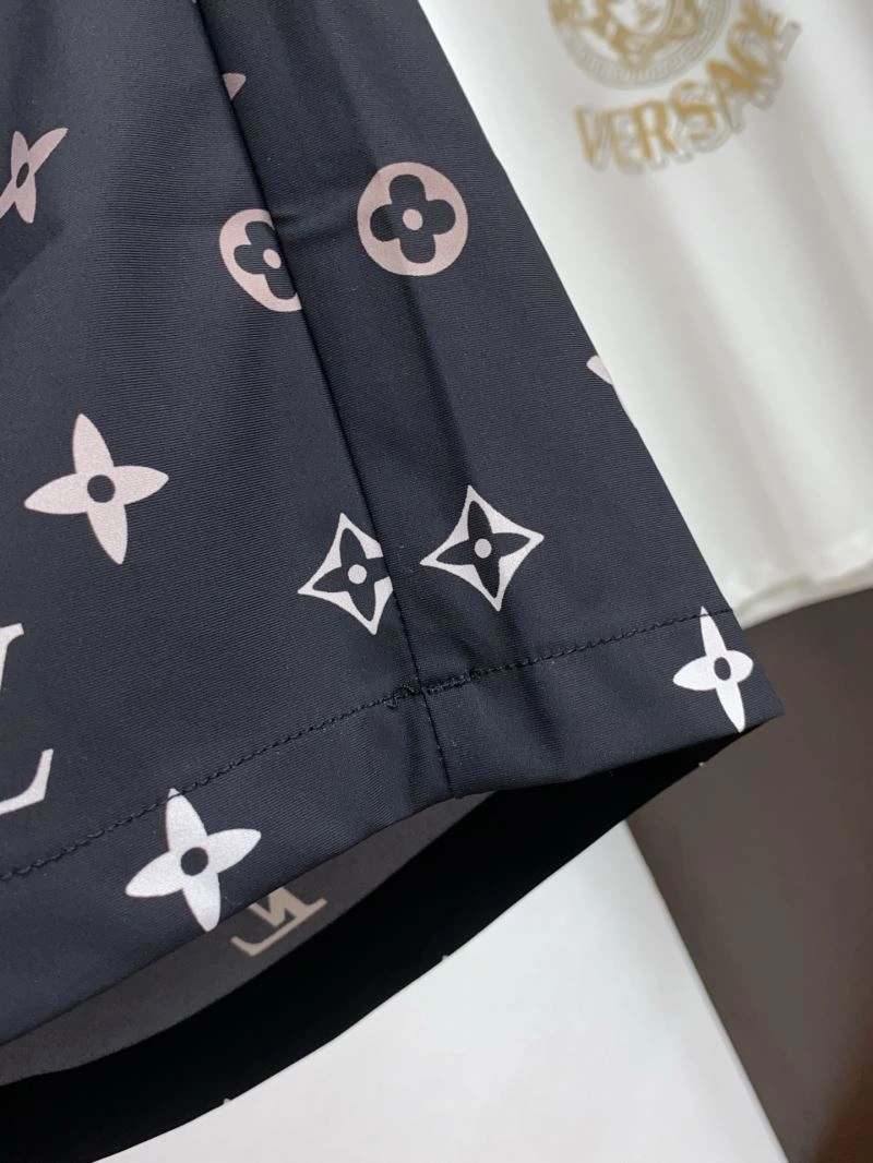 Value-priced Louis Vuitton Short Pants