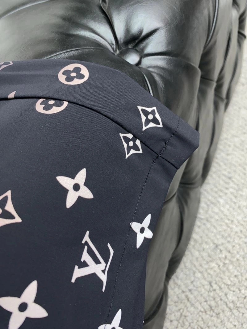 Value-priced Louis Vuitton Short Pants