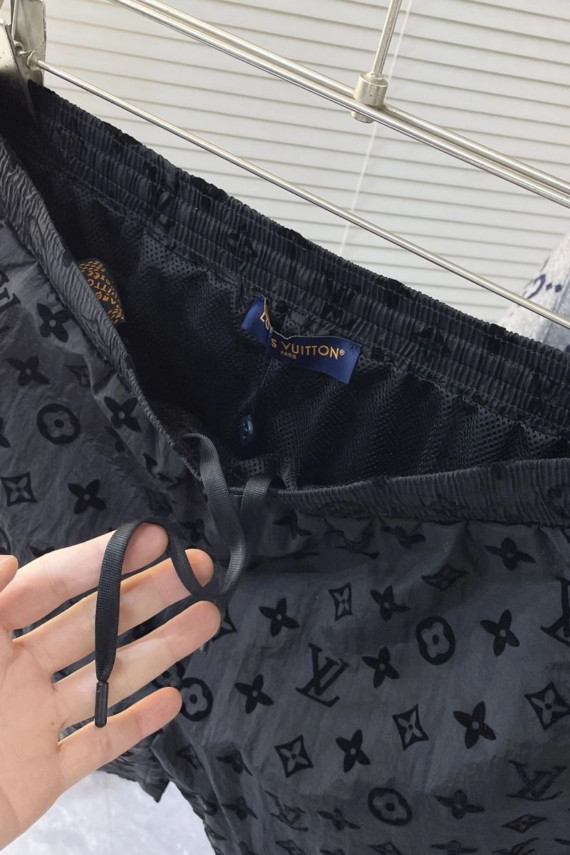 Brand-authenticated Louis Vuitton Short Pants
