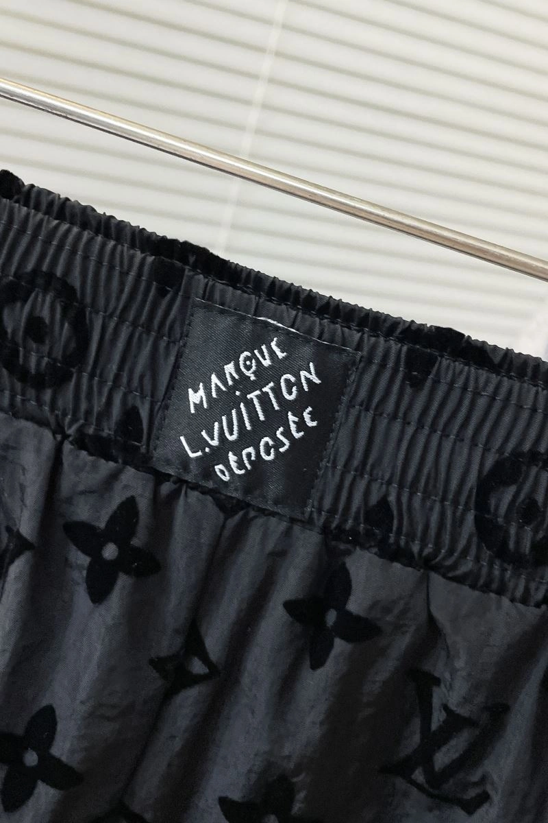 Brand-authenticated Louis Vuitton Short Pants
