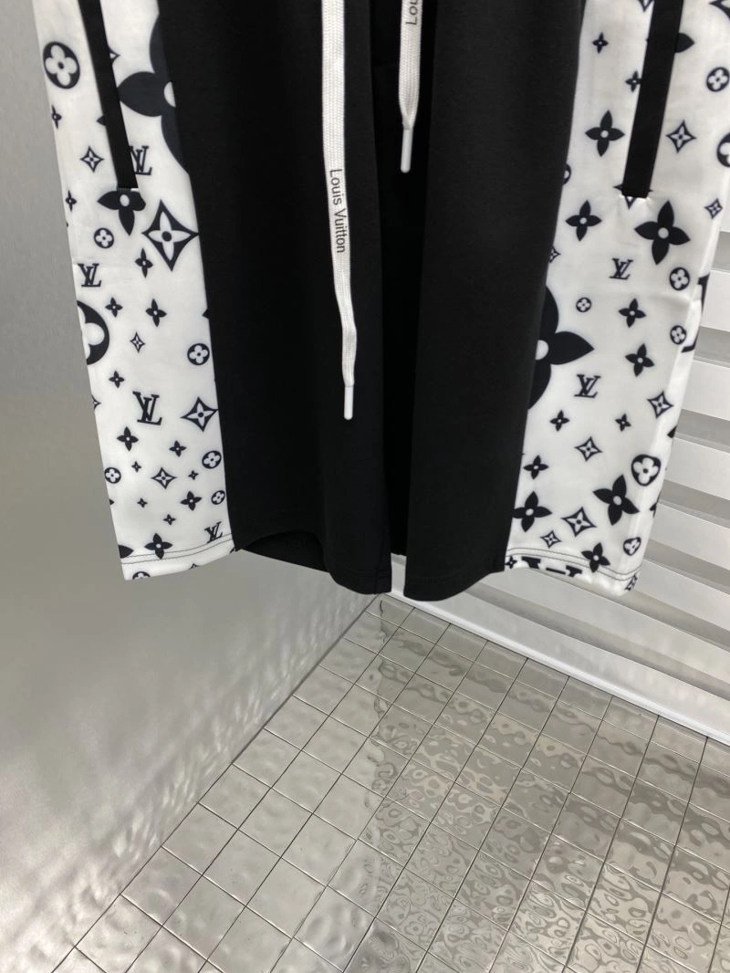 Accurate model Louis Vuitton Short Pants