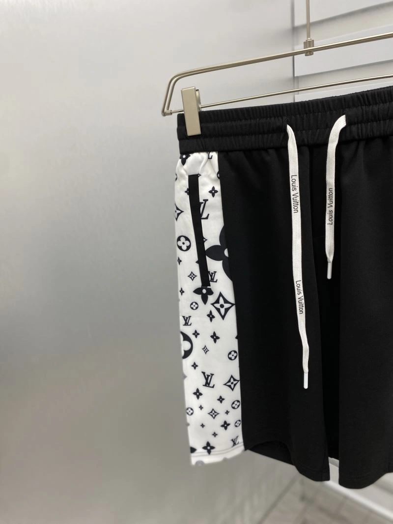 Accurate model Louis Vuitton Short Pants