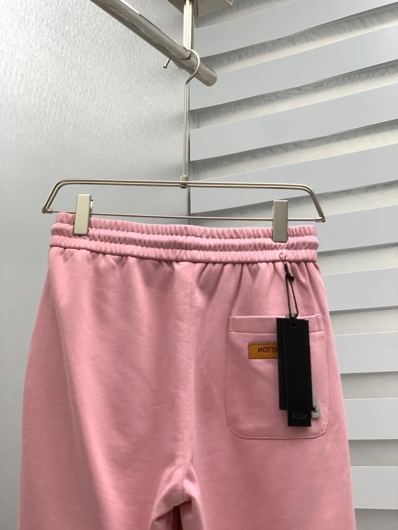 Value-priced Louis Vuitton Short Pants