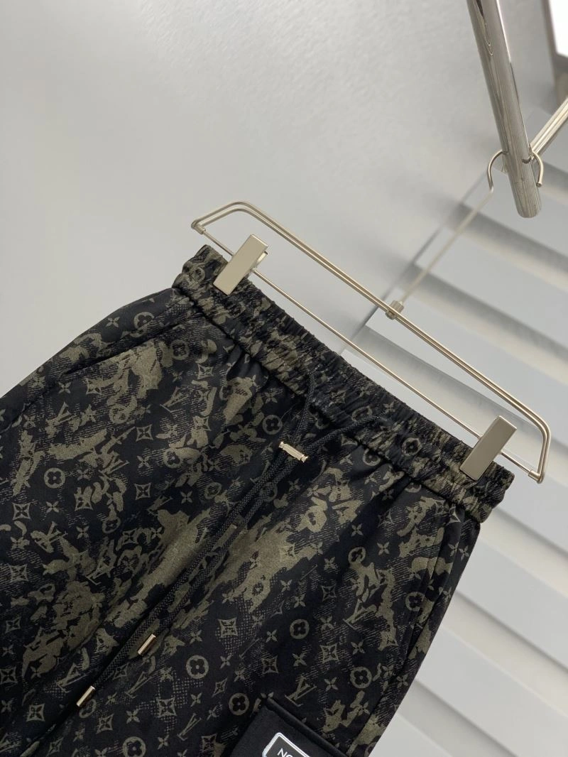 Brand-authenticated Louis Vuitton Short Pants