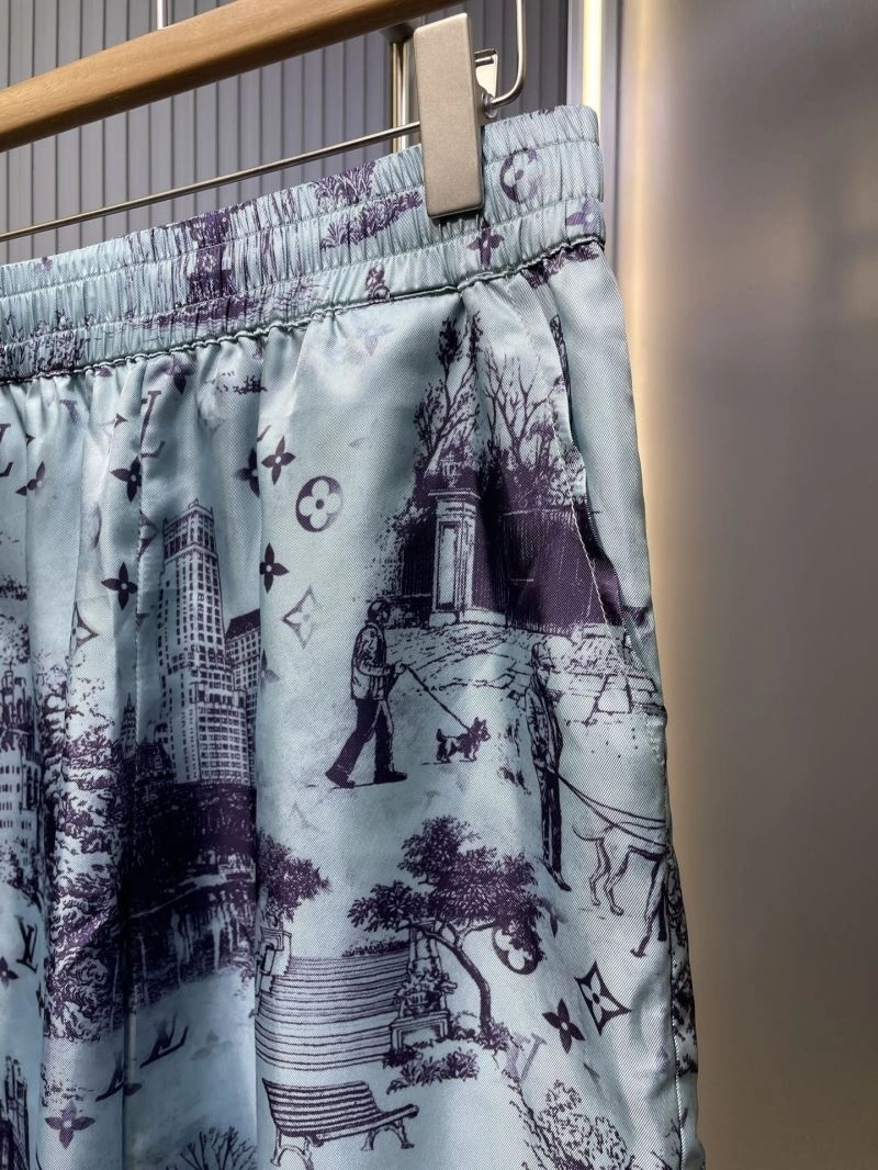 Value-priced Louis Vuitton Short Pants