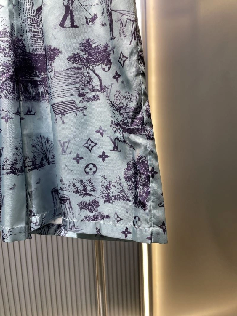 Value-priced Louis Vuitton Short Pants