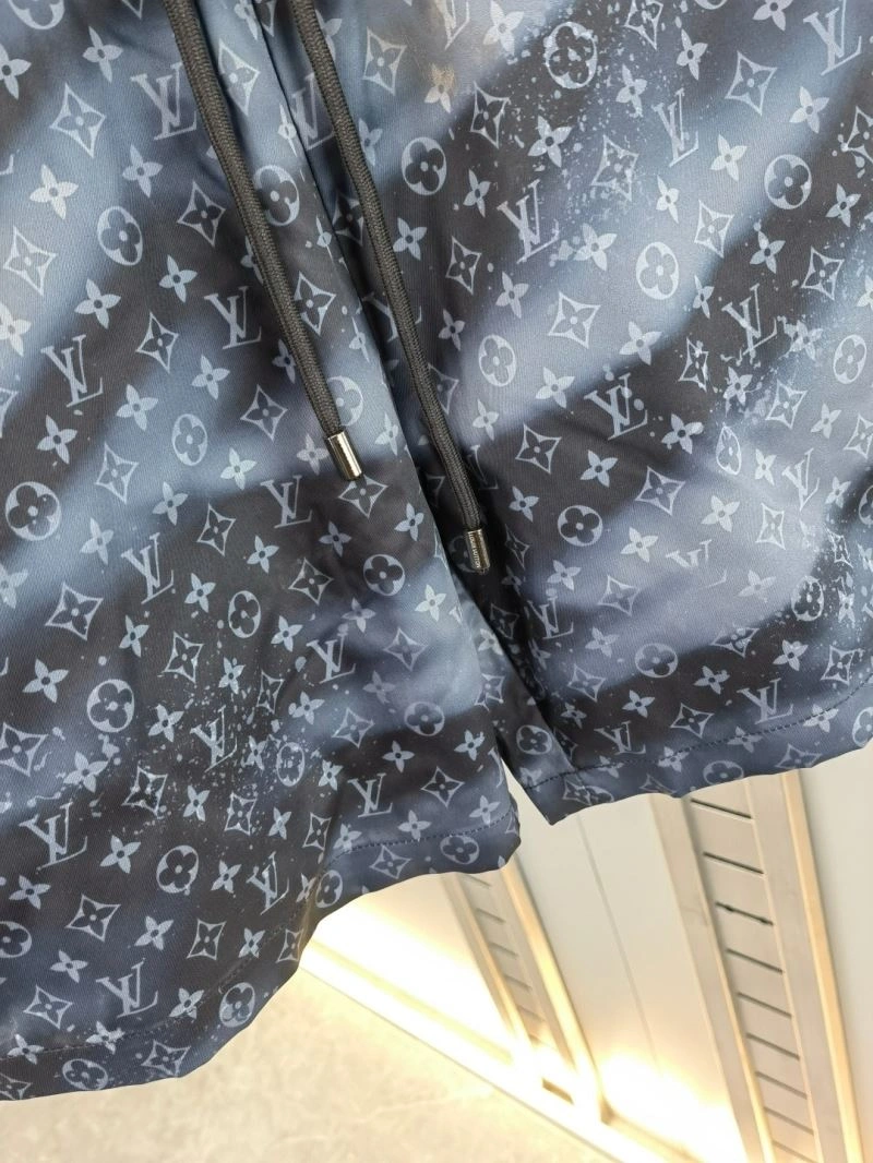 Value-priced Louis Vuitton Short Pants