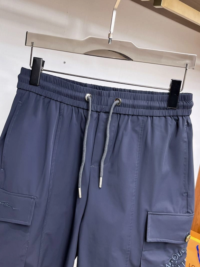 Value-priced Louis Vuitton Short Pants