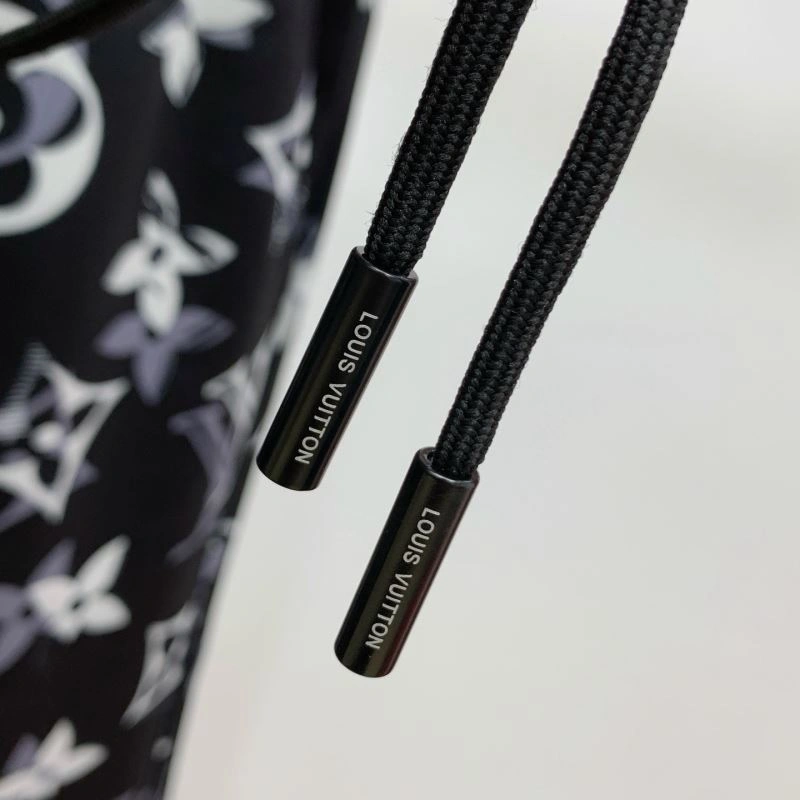 Value-priced Louis Vuitton Short Pants