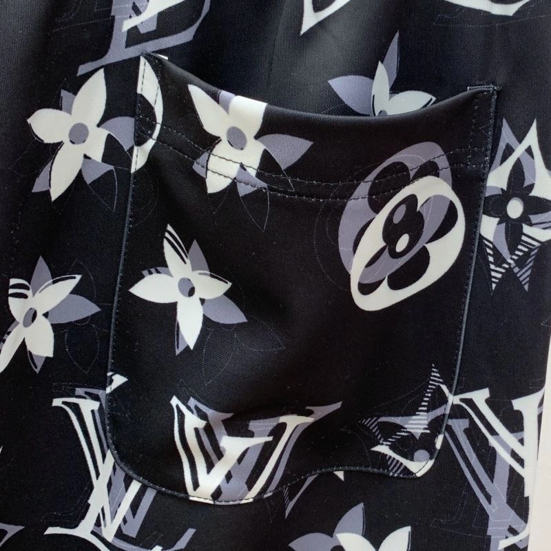 Value-priced Louis Vuitton Short Pants