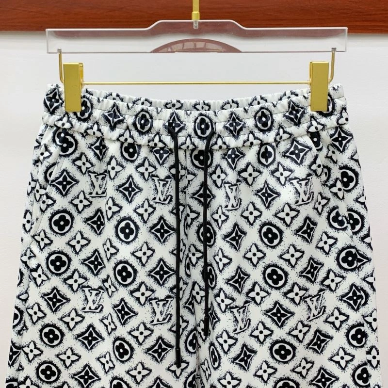 Accurate model Louis Vuitton Short Pants